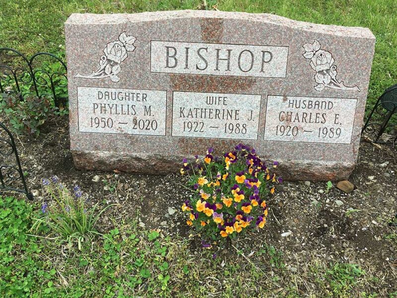 Slant Markers – Cantele Memorials
